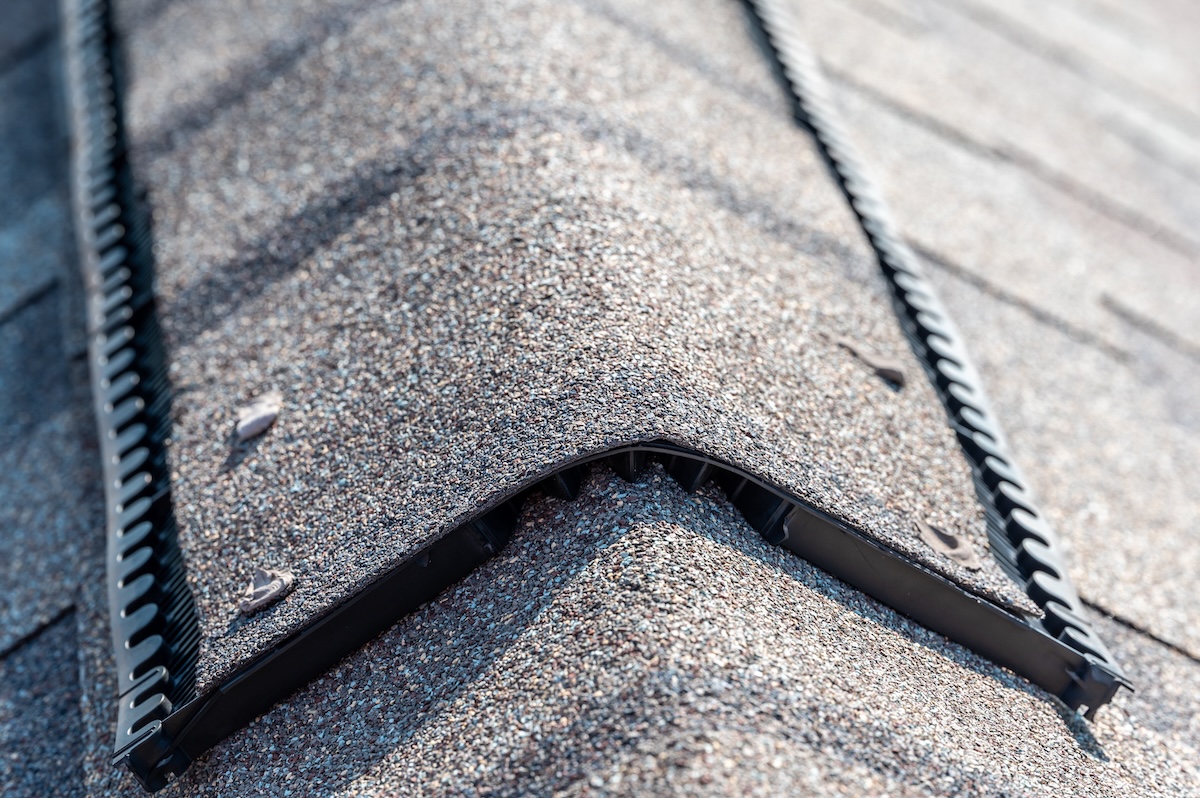 Roof Ridge Cap: Purpose, Materials & Installation Tips